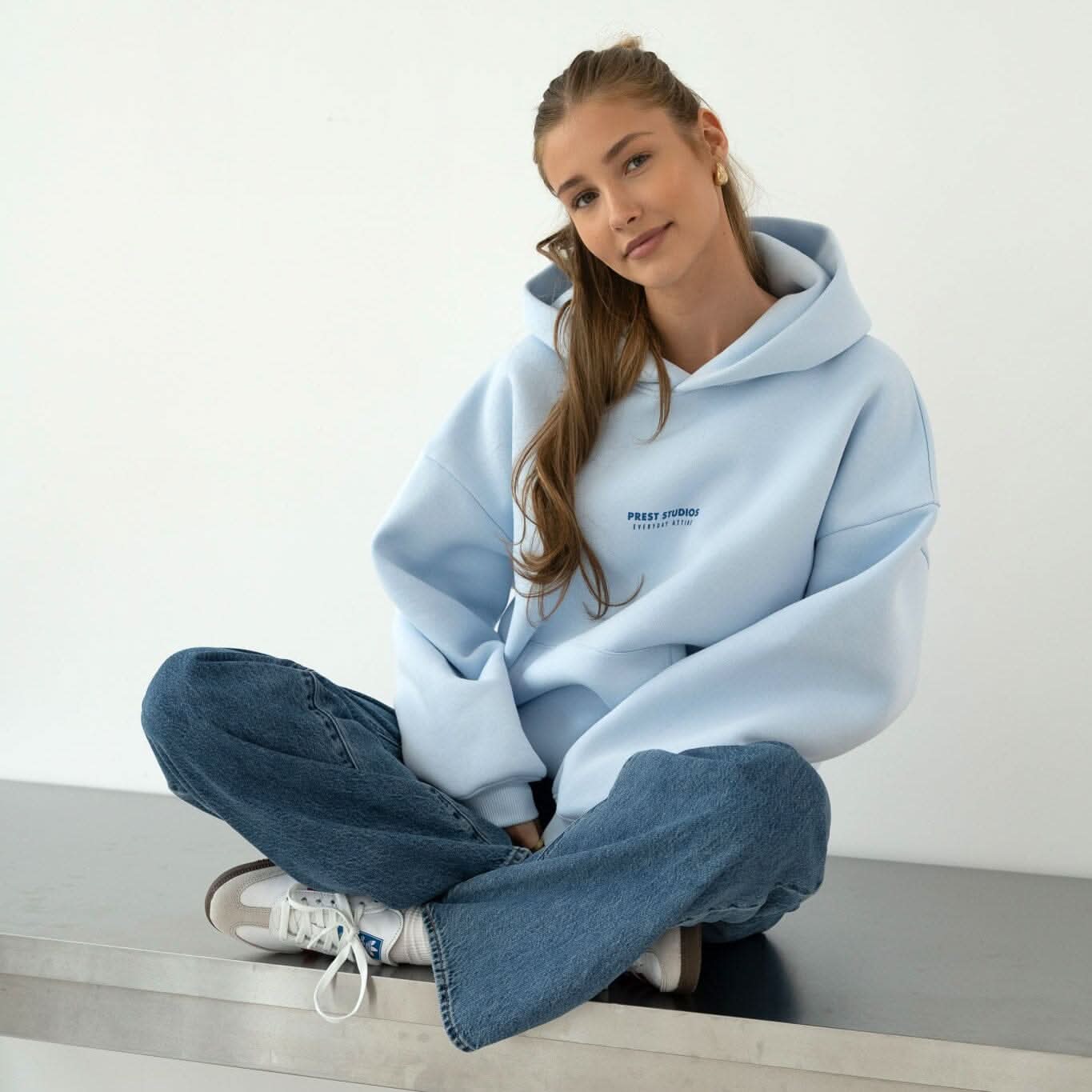 Oversize Hoodie Hellblau | Damen Pullover | Prest Studios | Spring